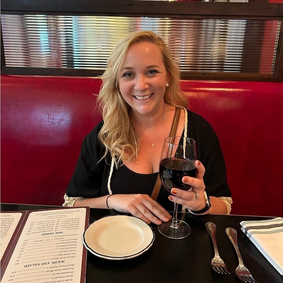 Erin's Closet (@erincadwalla852) | Poshmark